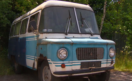 Kiedyś zagracały Kraków, teraz można je kupić. Na licytacji aut między ...